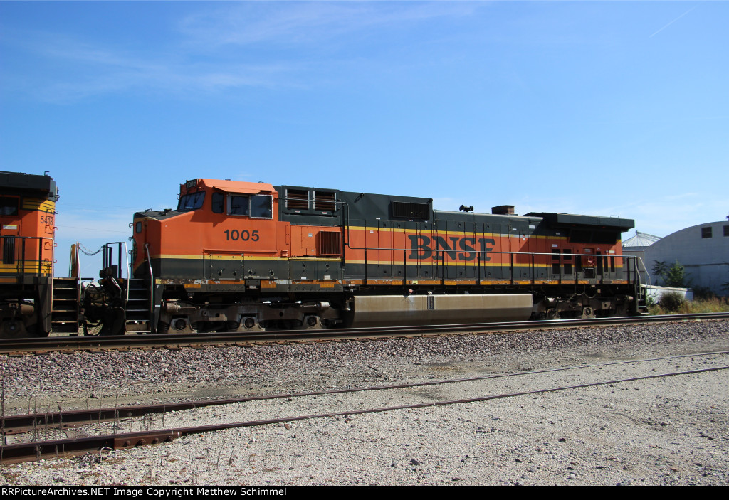 BNSF 1005
